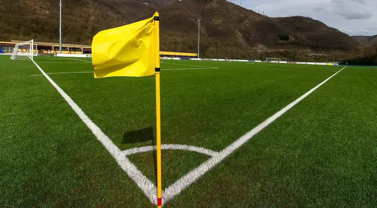 The Corner Flag – An Essential Part of Football | VOOR Sport