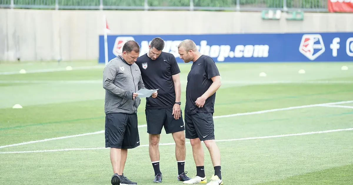 The Ideal Coaching Team in Competitive Amateur Football | VOOR Sport